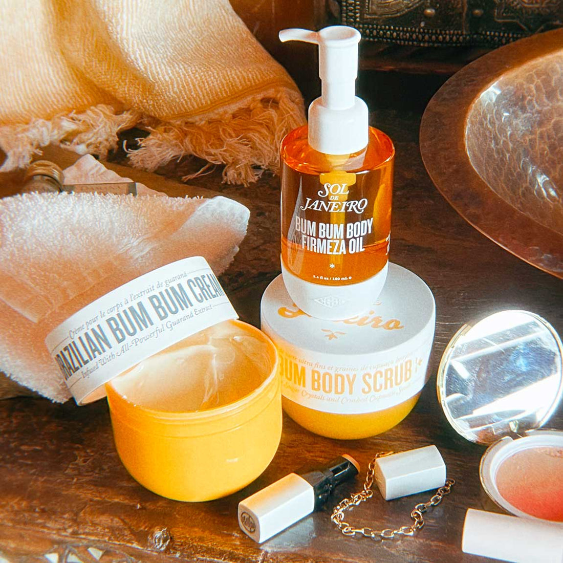 Bum Bum Body Firmeza Oil - Firms and Depuffs - Sol de Janeiro